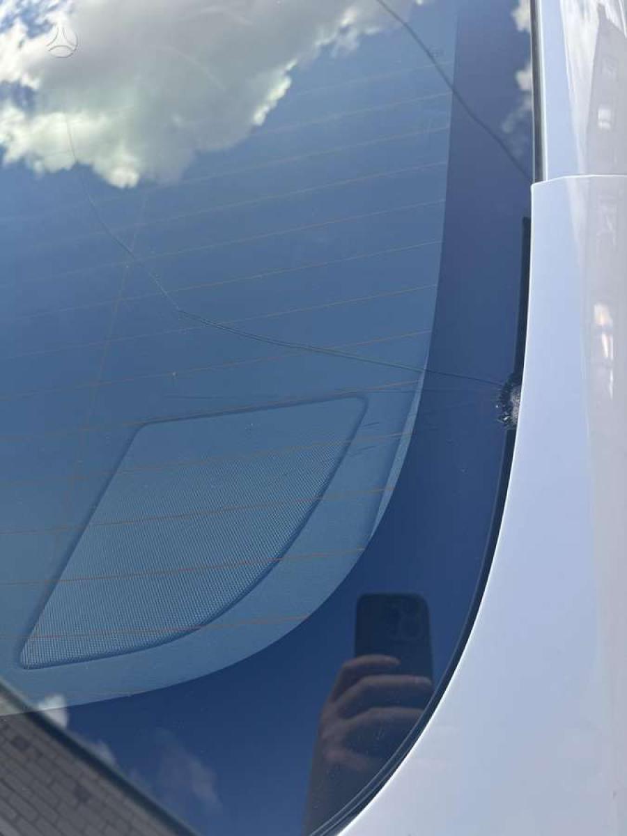Balts Tesla Model 3 2021 Gargždai, ar dzinēja tilpumu 0.00 L un nobraukumu 184 tūkst. km par 10500 €, foto 10 vietnē AUTOMOTO.COM.LV