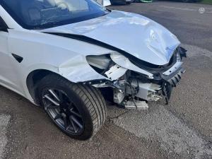 Balts Tesla Model 3 2021 Gargždai, ar dzinēja tilpumu 0.00 L un nobraukumu 184 tūkst. km par 10500 €, foto 13 vietnē AUTOMOTO.COM.LV