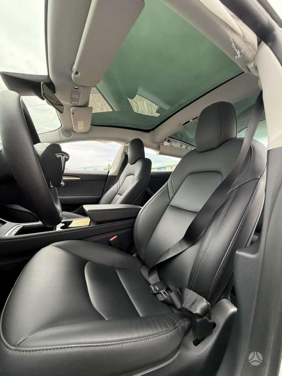 Balts Tesla Model 3 2021 Kauņa, ar dzinēja tilpumu 0.00 L un nobraukumu 82 tūkst. km par 16490 €, foto 11 vietnē AUTOMOTO.COM.LV
