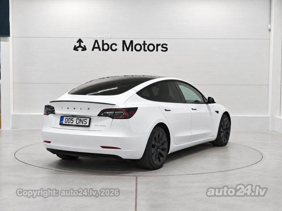 White Tesla Model 3 2021 in Tallinn, with an engine capacity of 0.00 L and mileage of 78 thousand km for 30990 €, photo 3 on AUTOMOTO.COM.LV