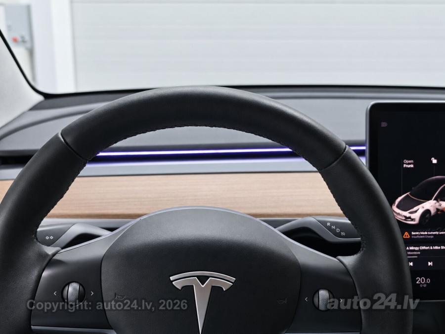 White Tesla Model 3 2021 in Tallinn, with an engine capacity of 0.00 L and mileage of 78 thousand km for 30990 €, photo 12 on AUTOMOTO.COM.LV