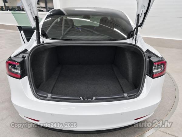 Tesla Model 3 2021 Tallina vietnē Balts Tesla Model 3 2021 Tallina, ar dzinēja tilpumu 0.00 L un nobraukumu 78 tūkst. km par 30990 €, foto 10 vietnē AUTOMOTO.COM.LV