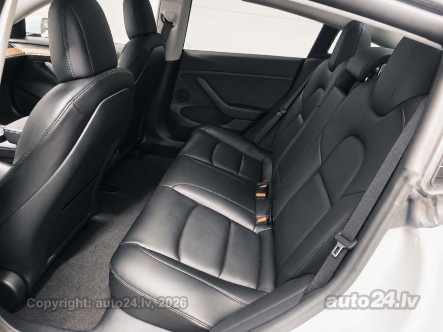 Balts Tesla Model 3 2021 Tallina, ar dzinēja tilpumu 0.00 L un nobraukumu 78 tūkst. km par 30990 €, foto 16 vietnē AUTOMOTO.COM.LV