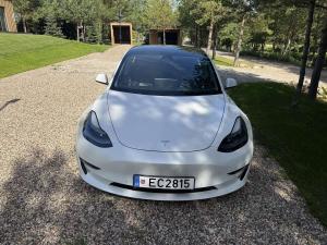 White Tesla Model 3 2021 in Vilnius, with an engine capacity of 0.00 L and mileage of 193 thousand km for 23900 €, photo  on AUTOMOTO.COM.LV