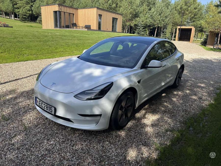 Balts Tesla Model 3 2021 Viļņa, ar dzinēja tilpumu 0.00 L un nobraukumu 193 tūkst. km par 23900 €, foto 3 vietnē AUTOMOTO.COM.LV
