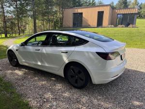 Balts Tesla Model 3 2021 Viļņa, ar dzinēja tilpumu 0.00 L un nobraukumu 193 tūkst. km par 23900 €, foto 4 vietnē AUTOMOTO.COM.LV
