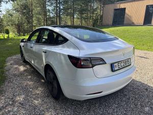 Balts Tesla Model 3 2021 Viļņa, ar dzinēja tilpumu 0.00 L un nobraukumu 193 tūkst. km par 23900 €, foto 6 vietnē AUTOMOTO.COM.LV