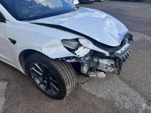 White Tesla Model 3 2021 in Gargzdai, with an engine capacity of 0.00 L and mileage of 184 thousand km for 9900 €, photo 13 on AUTOMOTO.COM.LV