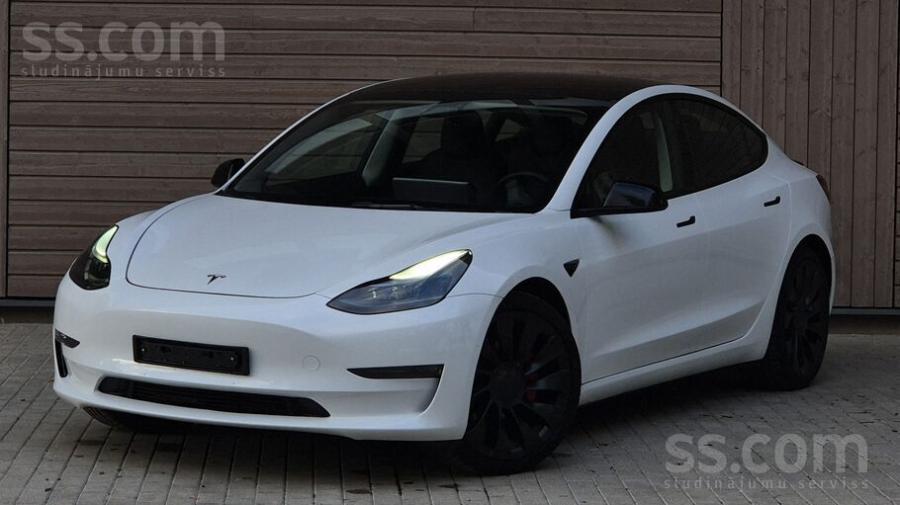 Balts Tesla Model 3 2021 Jelgava, ar dzinēja tilpumu 0.00 L un nobraukumu 90 tūkst. km par 22900 €, foto 1 vietnē AUTOMOTO.COM.LV