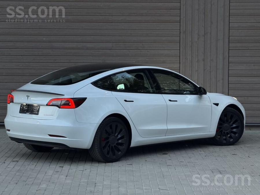 Balts Tesla Model 3 2021 Jelgava, ar dzinēja tilpumu 0.00 L un nobraukumu 90 tūkst. km par 22900 €, foto 5 vietnē AUTOMOTO.COM.LV