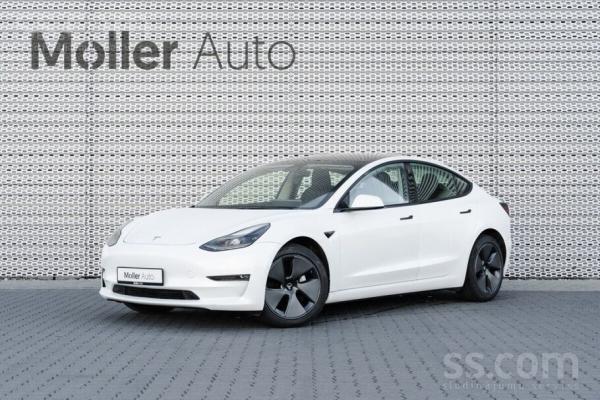 White Tesla Model 3 2021 in Riga, with an engine capacity of 0.00 L and mileage of 114 thousand km for 33750 €, photo 1 on AUTOMOTO.COM.LV