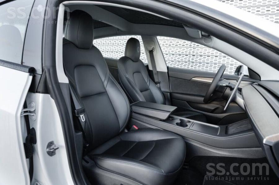 Balts Tesla Model 3 2021 Rīga, ar dzinēja tilpumu 0.00 L un nobraukumu 114 tūkst. km par 33750 €, foto 10 vietnē AUTOMOTO.COM.LV