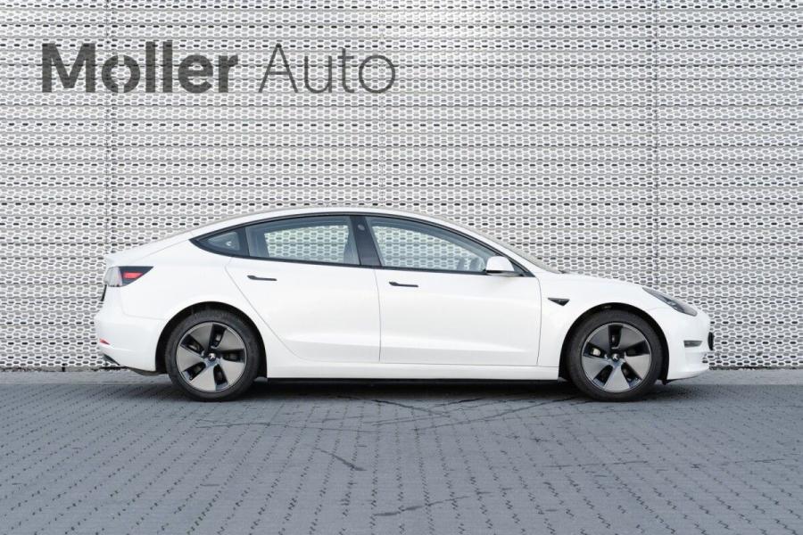 Balts Tesla Model 3 2021 Mārupe, ar dzinēja tilpumu 0.00 L un nobraukumu 114 tūkst. km par 33750 €, foto 6 vietnē AUTOMOTO.COM.LV