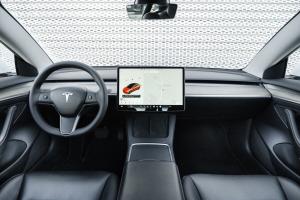 Balts Tesla Model 3 2021 Mārupe, ar dzinēja tilpumu 0.00 L un nobraukumu 114 tūkst. km par 33750 €, foto 7 vietnē AUTOMOTO.COM.LV