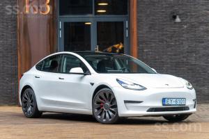 Balts Tesla Model 3 2022 Rīga, ar dzinēja tilpumu 0.00 L un nobraukumu 63 tūkst. km par 32900 €, foto 2 vietnē AUTOMOTO.COM.LV
