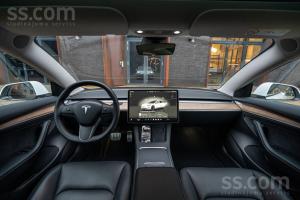 Balts Tesla Model 3 2022 Rīga, ar dzinēja tilpumu 0.00 L un nobraukumu 63 tūkst. km par 32900 €, foto 25 vietnē AUTOMOTO.COM.LV