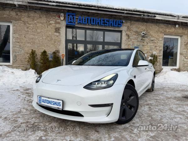 Balts Tesla Model 3 2022 Tallina, ar dzinēja tilpumu 0.00 L un nobraukumu 79 tūkst. km par 29990 €, foto  vietnē AUTOMOTO.COM.LV