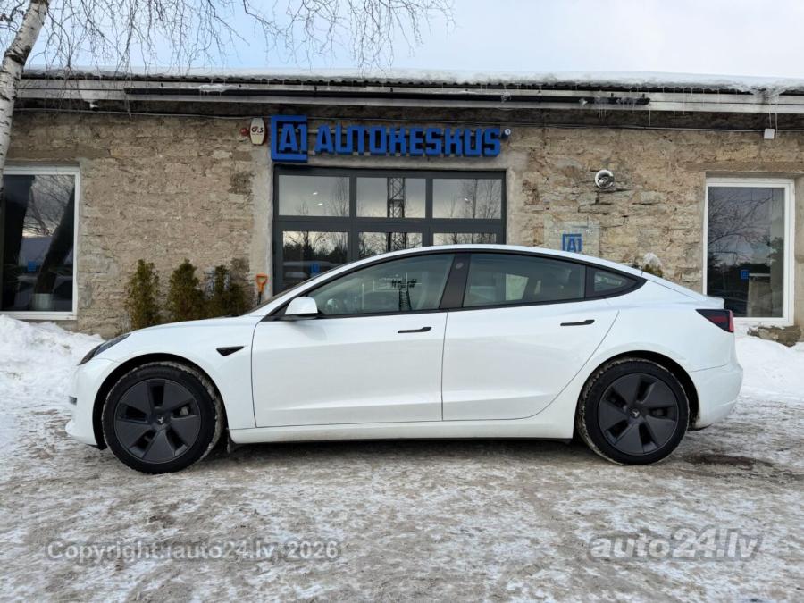 Balts Tesla Model 3 2022 Tallina, ar dzinēja tilpumu 0.00 L un nobraukumu 79 tūkst. km par 29990 €, foto 11 vietnē AUTOMOTO.COM.LV