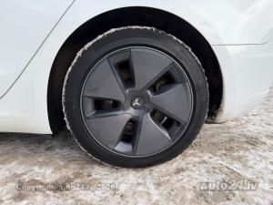 Balts Tesla Model 3 2022 Tallina, ar dzinēja tilpumu 0.00 L un nobraukumu 79 tūkst. km par 29990 €, foto 13 vietnē AUTOMOTO.COM.LV