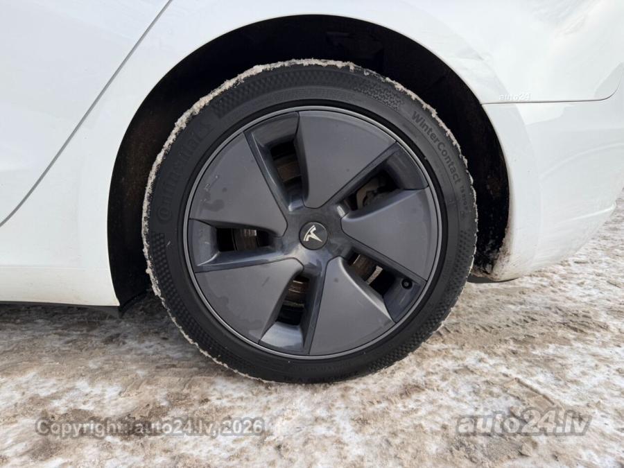 Balts Tesla Model 3 2022 Tallina, ar dzinēja tilpumu 0.00 L un nobraukumu 79 tūkst. km par 29990 €, foto 13 vietnē AUTOMOTO.COM.LV