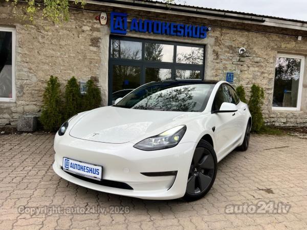 Balts Tesla Model 3 2022 Tallina, ar dzinēja tilpumu 0.00 L un nobraukumu 75 tūkst. km par 30990 €, foto 1 vietnē AUTOMOTO.COM.LV