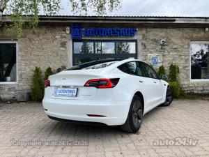 Balts Tesla Model 3 2022 Tallina, ar dzinēja tilpumu 0.00 L un nobraukumu 75 tūkst. km par 30990 €, foto 2 vietnē AUTOMOTO.COM.LV