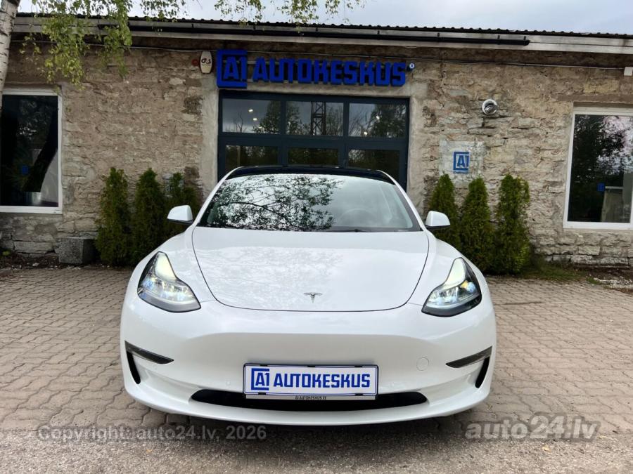 Balts Tesla Model 3 2022 Tallina, ar dzinēja tilpumu 0.00 L un nobraukumu 75 tūkst. km par 30990 €, foto 13 vietnē AUTOMOTO.COM.LV