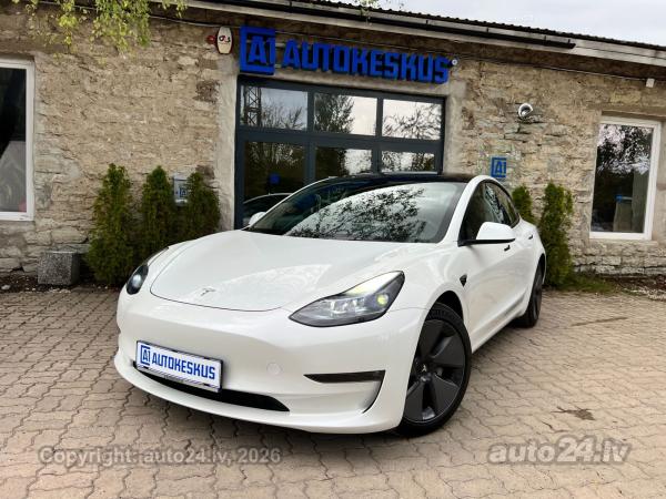 White Tesla Model 3 2022 in Tallinn, with an engine capacity of 0.00 L and mileage of 61 thousand km for 32990 €, photo 1 on AUTOMOTO.COM.LV
