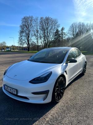 White Tesla Model 3 2022 in Tallinn, with an engine capacity of 0.00 L and mileage of 122 thousand km for 32999 €, photo  on AUTOMOTO.COM.LV