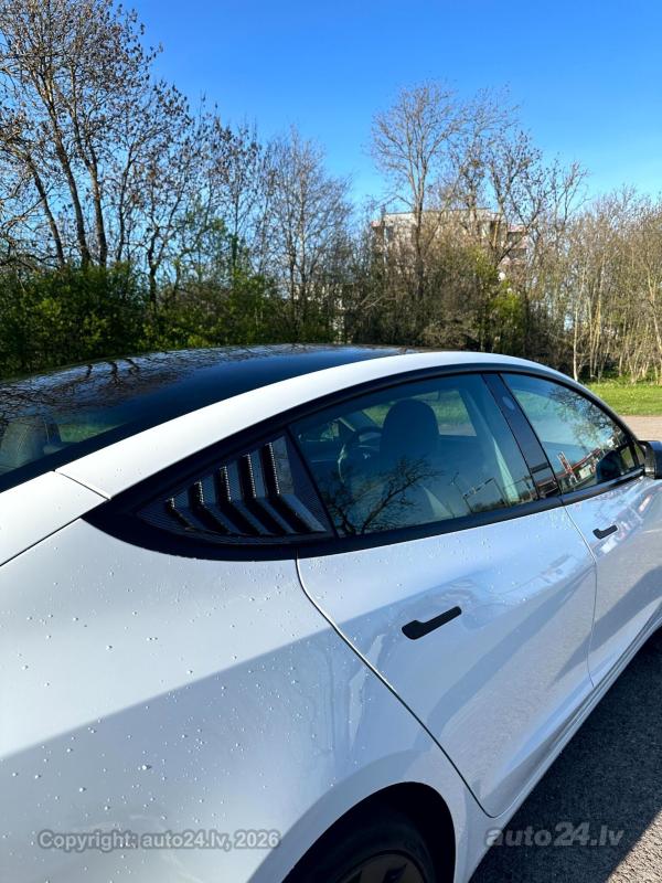 Balts Tesla Model 3 2022 Tallina, ar dzinēja tilpumu 0.00 L un nobraukumu 122 tūkst. km par 32999 €, foto 7 vietnē AUTOMOTO.COM.LV