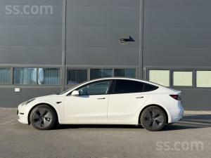 White Tesla Model 3 2022 in Riga, with an engine capacity of 0.00 L and mileage of 39 thousand km for 32400 €, photo 5 on AUTOMOTO.COM.LV
