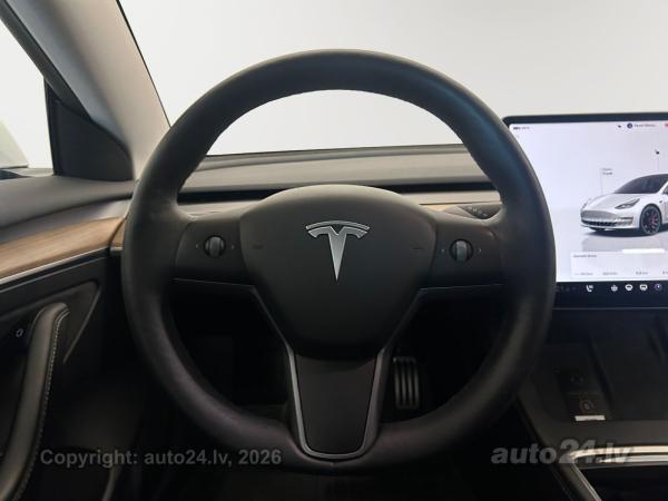 Balts Tesla Model 3 2022 Tallina, ar dzinēja tilpumu 0.00 L un nobraukumu 90 tūkst. km par 30900 €, foto 9 vietnē AUTOMOTO.COM.LV