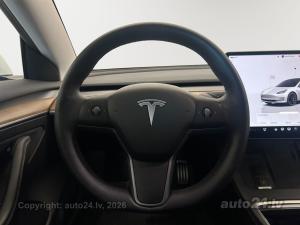 Balts Tesla Model 3 2022 Tallina, ar dzinēja tilpumu 0.00 L un nobraukumu 90 tūkst. km par 30900 €, foto 10 vietnē AUTOMOTO.COM.LV
