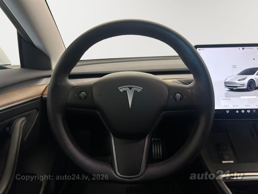 Balts Tesla Model 3 2022 Tallina, ar dzinēja tilpumu 0.00 L un nobraukumu 90 tūkst. km par 30900 €, foto 10 vietnē AUTOMOTO.COM.LV