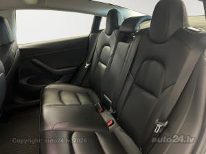 Balts Tesla Model 3 2022 Tallina, ar dzinēja tilpumu 0.00 L un nobraukumu 90 tūkst. km par 30900 €, foto 12 vietnē AUTOMOTO.COM.LV