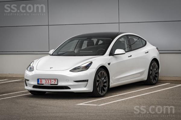 Balts Tesla Model 3 2022 Rīga, ar dzinēja tilpumu 0.00 L un nobraukumu 70 tūkst. km par 31950 €, foto 1 vietnē AUTOMOTO.COM.LV