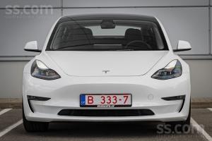 Белый Тесла Модель 3 2022 в Рига, объемом двигателя 0.00 л и пробегом 70 тыс. км за 31950 €, фото 3 на AUTOMOTO.COM.LV