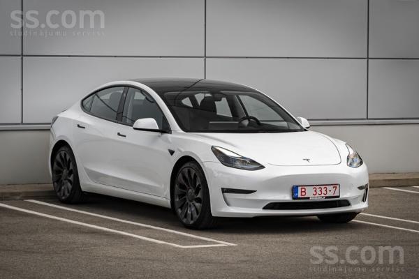 Balts Tesla Model 3 2022 Rīga, ar dzinēja tilpumu 0.00 L un nobraukumu 70 tūkst. km par 31950 €, foto 3 vietnē AUTOMOTO.COM.LV