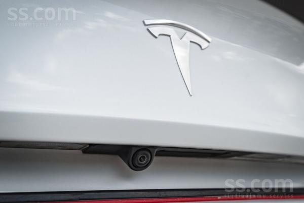 Balts Tesla Model 3 2022 Rīga, ar dzinēja tilpumu 0.00 L un nobraukumu 70 tūkst. km par 31950 €, foto 9 vietnē AUTOMOTO.COM.LV