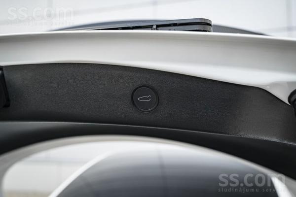 Balts Tesla Model 3 2022 Rīga, ar dzinēja tilpumu 0.00 L un nobraukumu 70 tūkst. km par 31950 €, foto 10 vietnē AUTOMOTO.COM.LV