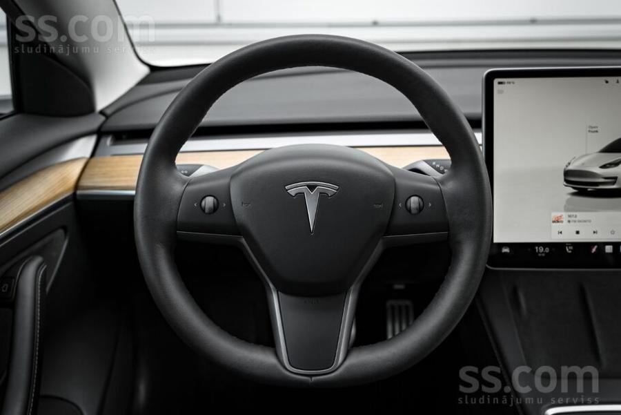Белый Тесла Модель 3 2022 в Рига, объемом двигателя 0.00 л и пробегом 70 тыс. км за 31950 €, фото 24 на AUTOMOTO.COM.LV