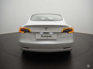 White Tesla Model 3 2022 in Vilnius, with an engine capacity of 0.00 L and mileage of 44 thousand km for 28900 €, photo 6 on AUTOMOTO.COM.LV