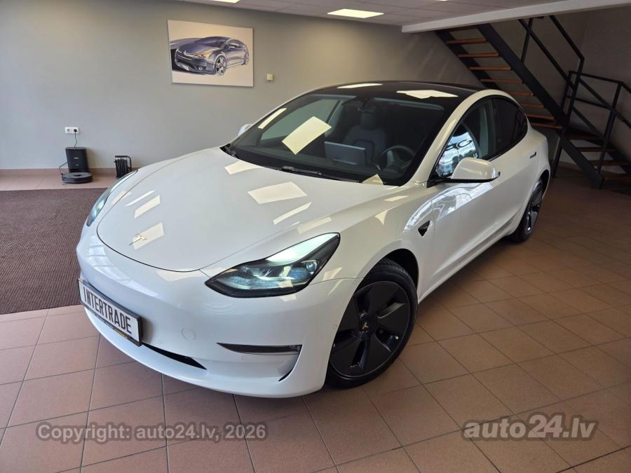 White Tesla Model 3 2022 in Tartu, with an engine capacity of 0.00 L and mileage of 125 thousand km for 29990 €, photo 1 on AUTOMOTO.COM.LV