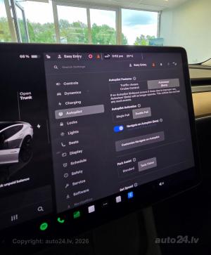 White Tesla Model 3 2022 in Tartu, with an engine capacity of 0.00 L and mileage of 125 thousand km for 29990 €, photo 15 on AUTOMOTO.COM.LV
