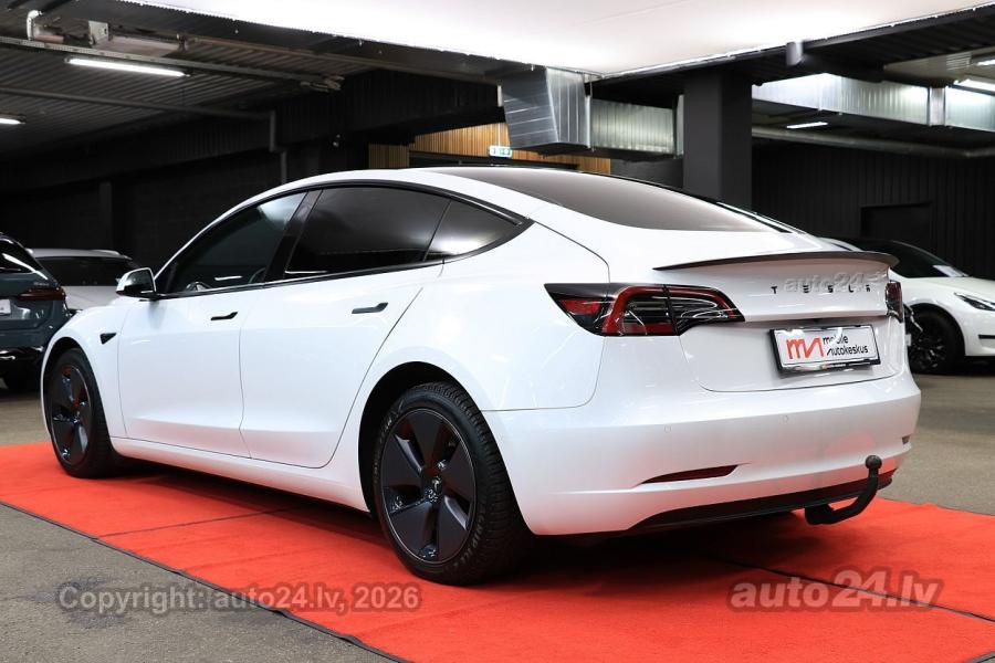 Balts Tesla Model 3 2022 Tallina, ar dzinēja tilpumu 0.00 L un nobraukumu 62 tūkst. km par 31495 €, foto 5 vietnē AUTOMOTO.COM.LV