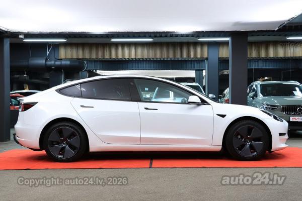Balts Tesla Model 3 2022 Tallina, ar dzinēja tilpumu 0.00 L un nobraukumu 62 tūkst. km par 31495 €, foto 5 vietnē AUTOMOTO.COM.LV