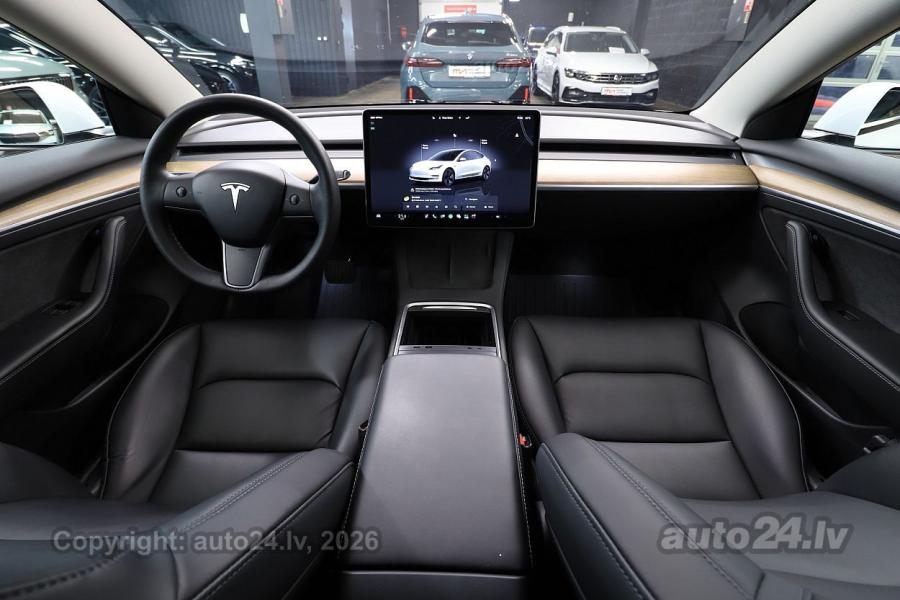 Balts Tesla Model 3 2022 Tallina, ar dzinēja tilpumu 0.00 L un nobraukumu 62 tūkst. km par 31495 €, foto 7 vietnē AUTOMOTO.COM.LV