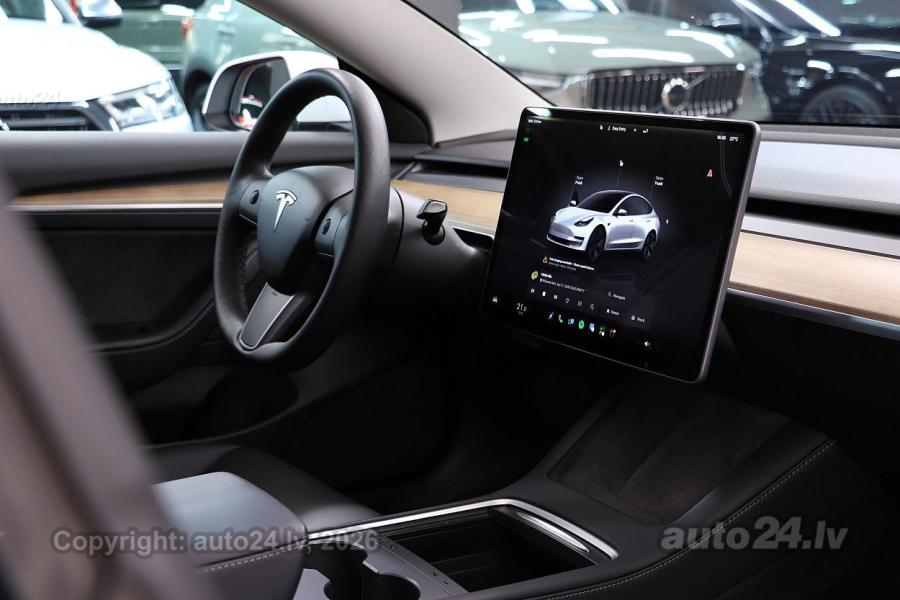 Balts Tesla Model 3 2022 Tallina, ar dzinēja tilpumu 0.00 L un nobraukumu 62 tūkst. km par 31495 €, foto 8 vietnē AUTOMOTO.COM.LV
