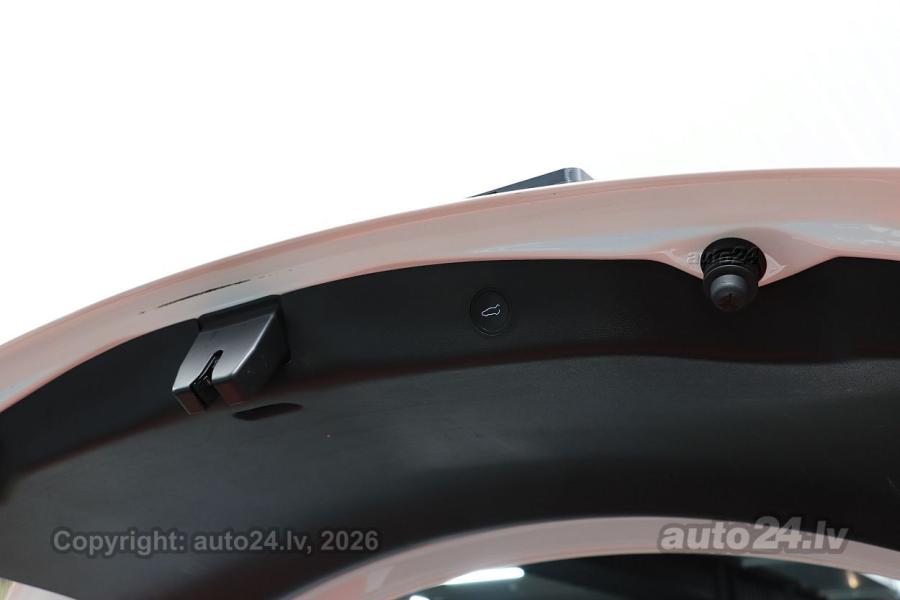 Balts Tesla Model 3 2022 Tallina, ar dzinēja tilpumu 0.00 L un nobraukumu 62 tūkst. km par 31495 €, foto 19 vietnē AUTOMOTO.COM.LV