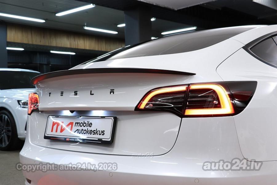 Balts Tesla Model 3 2022 Tallina, ar dzinēja tilpumu 0.00 L un nobraukumu 62 tūkst. km par 31495 €, foto 21 vietnē AUTOMOTO.COM.LV
